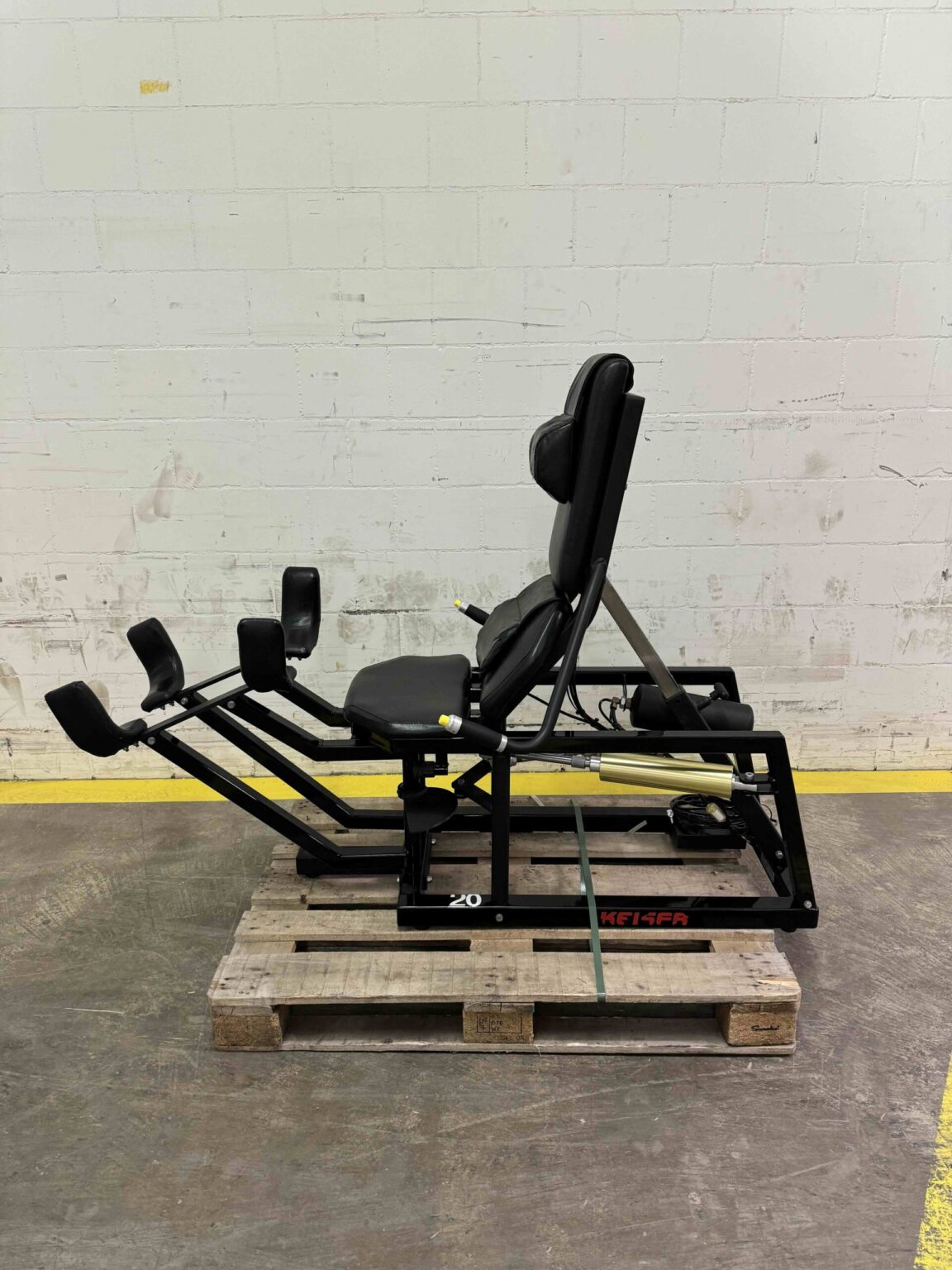 KEISER Machine à abduction (noir) | Occasion acheter à bas prix en ligne