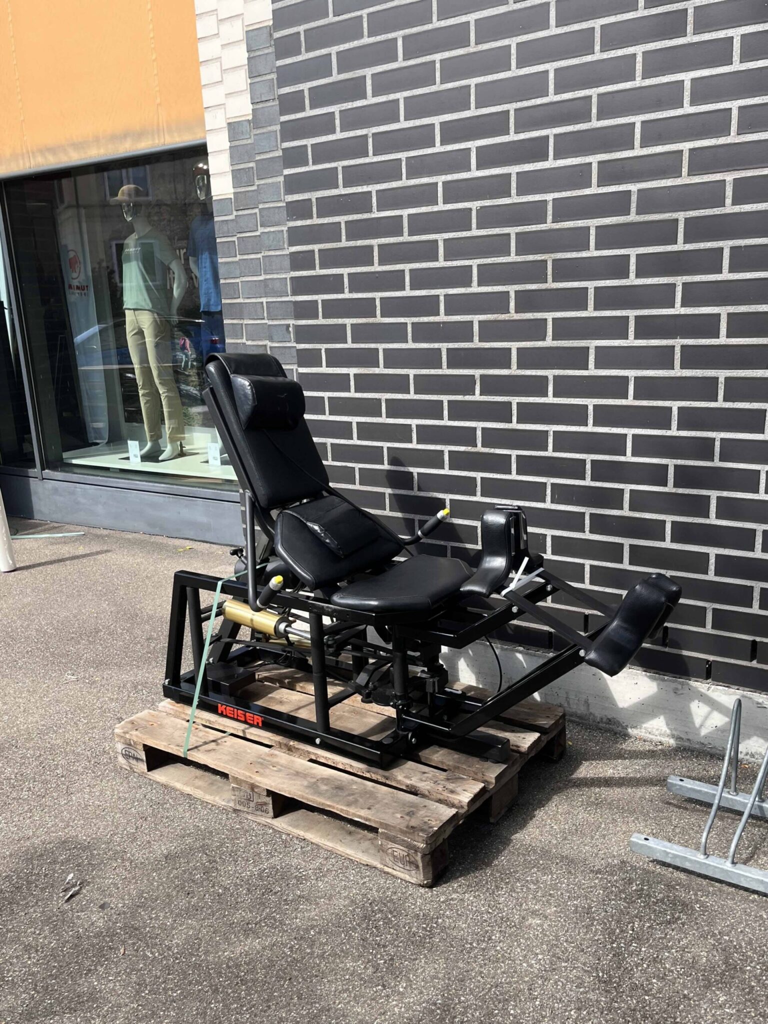 KEISER Machine à adduction (noir) | Occasion à bas prix en ligne