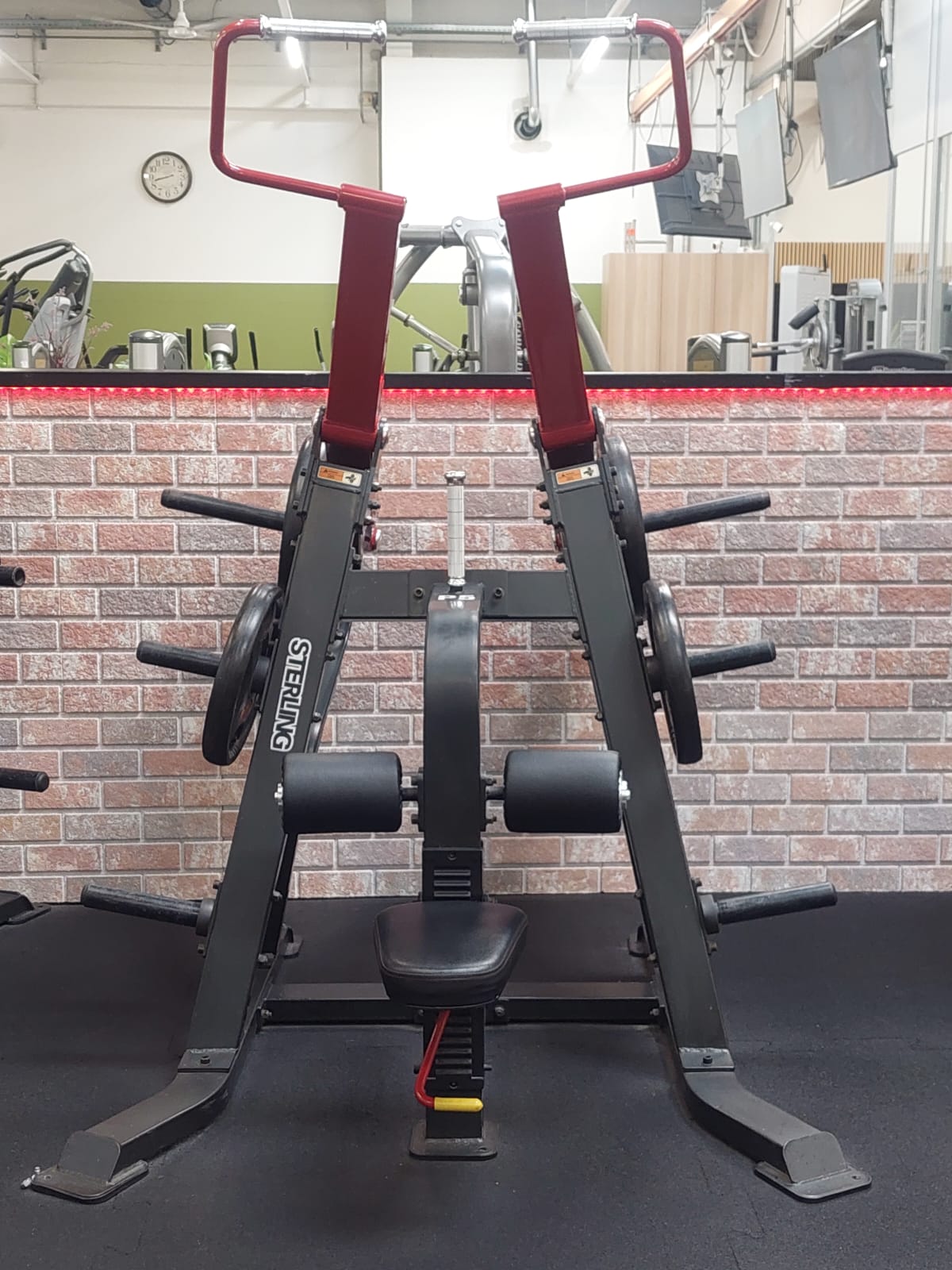 Impulse Plate Loaded Lat Pull Down Occasion | dans la commande du ...
